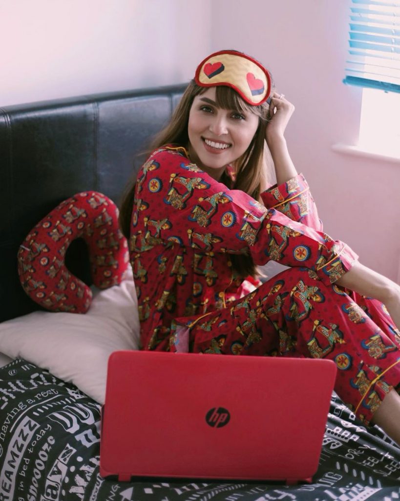 Actress Nimra Khan Latest Pictures from London | Reviewit.pk