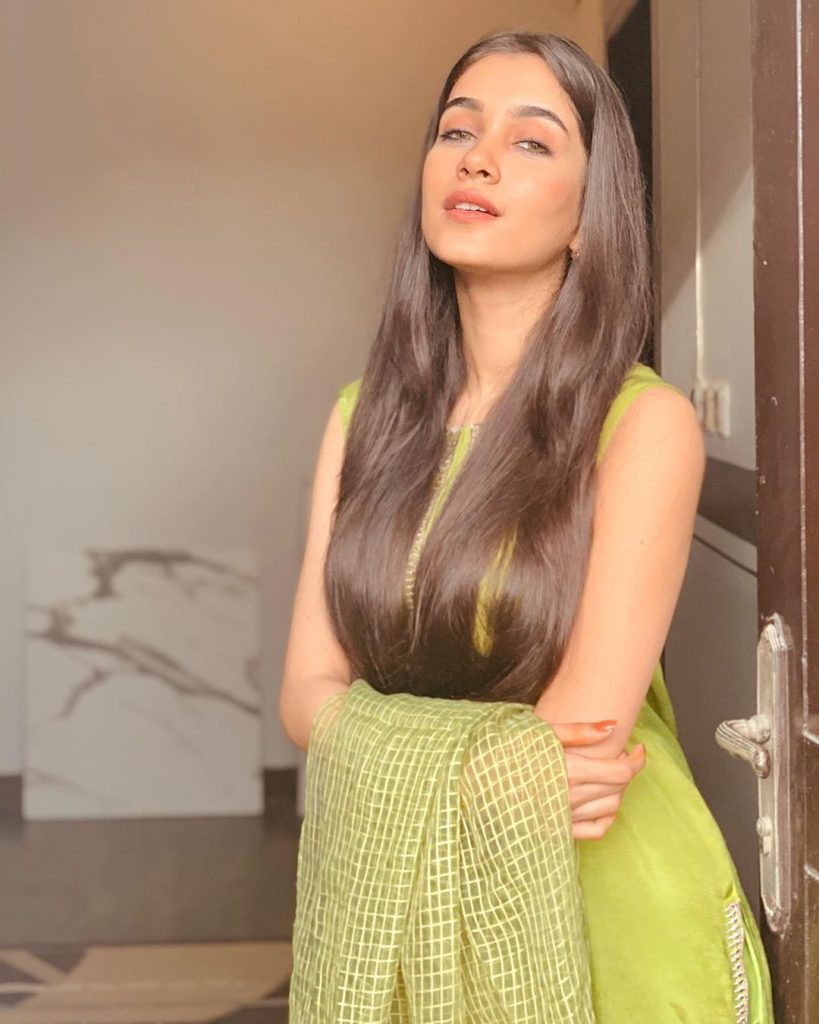 Independence Day Pictures of Pakistani Showbiz Celebrities | Reviewit.pk