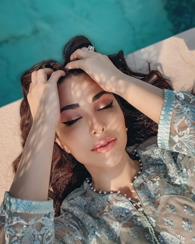 Sabeeka Imam is Looking Gorgeous in Her Instagram Pictures | Reviewit.pk