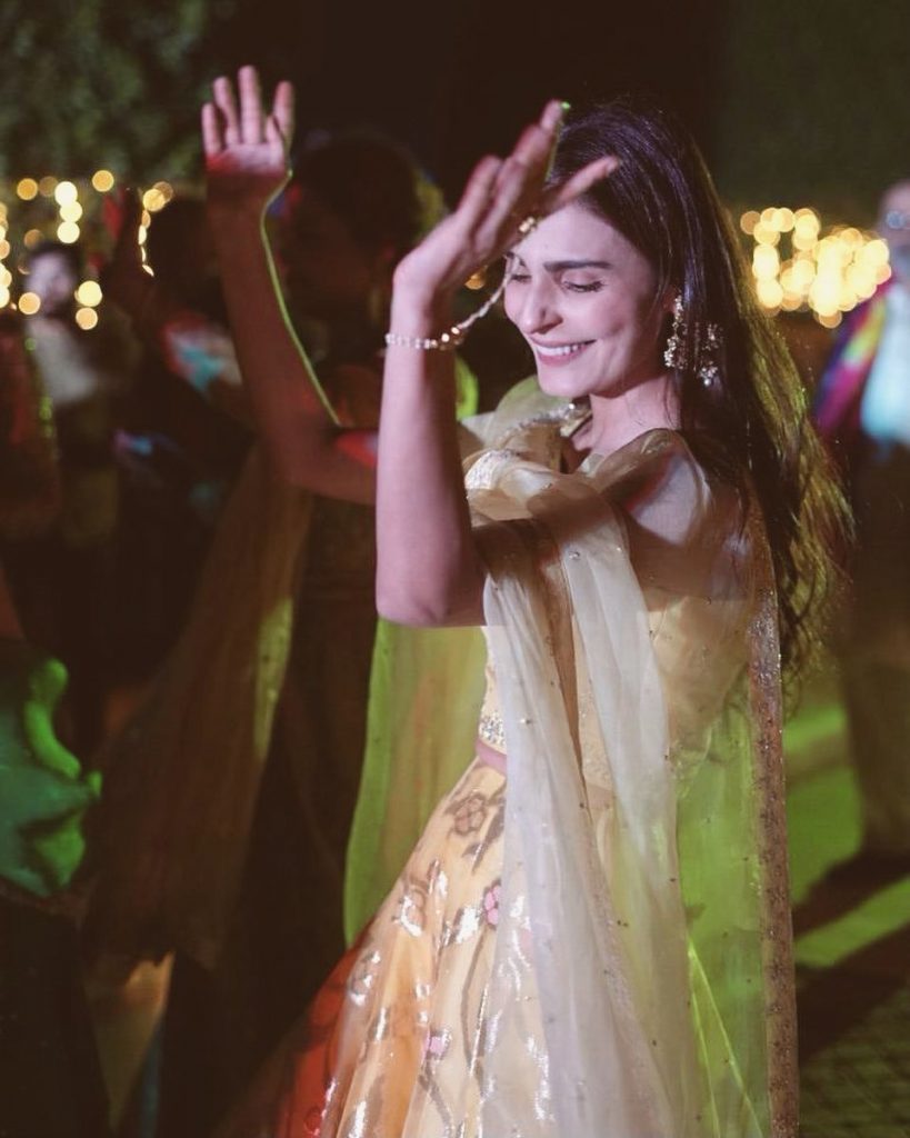 Actress Sadia Ghaffar Latest Beautiful Pictures | Reviewit.pk