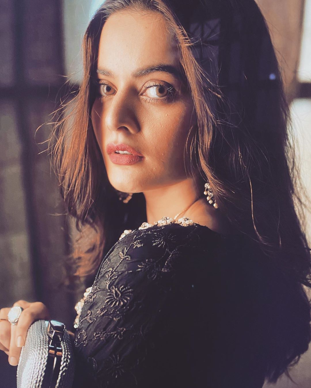 Unseen Video Of Minal Khan's Debut As Child Artist | Reviewit.pk