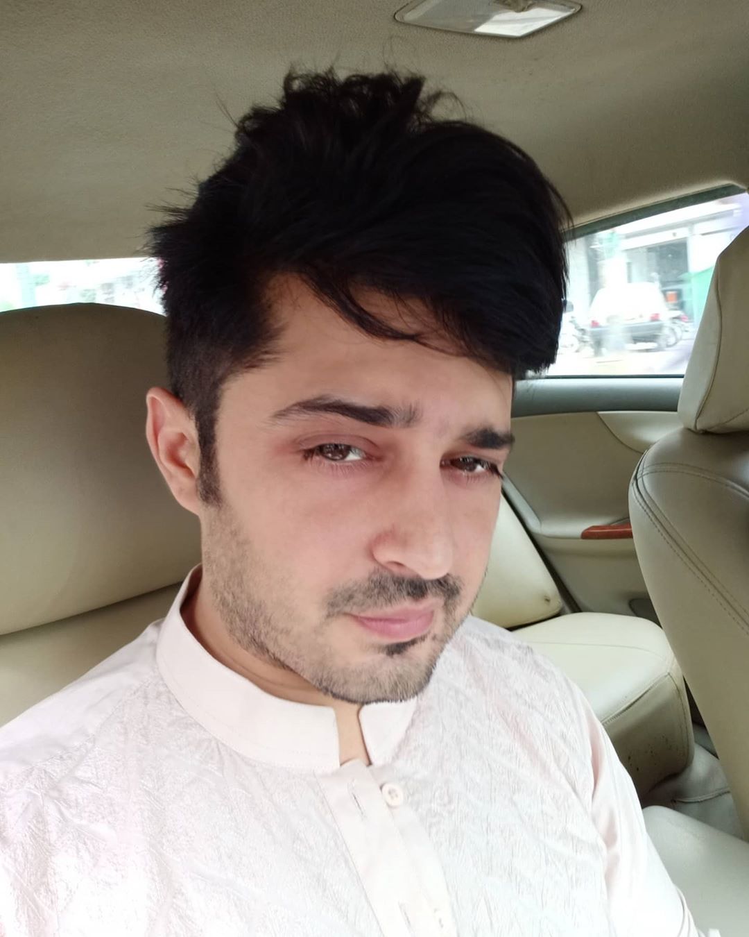 Heroic Pictures of the Heroic Babar Khan | Reviewit.pk