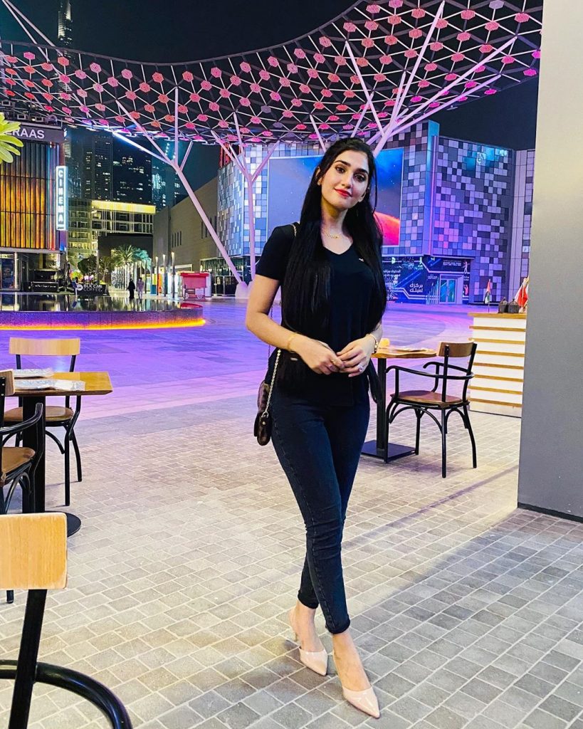 Cricketer Hassan Ali with his Wife Samiya Khan - New Pictures | Reviewit.pk