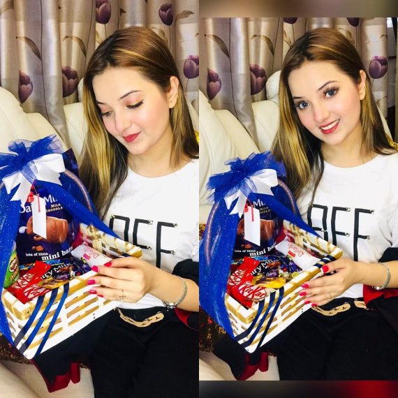 Rabeeca Khan Daughter of Actor Kashif Khan Beautiful Pictures | Reviewit.pk