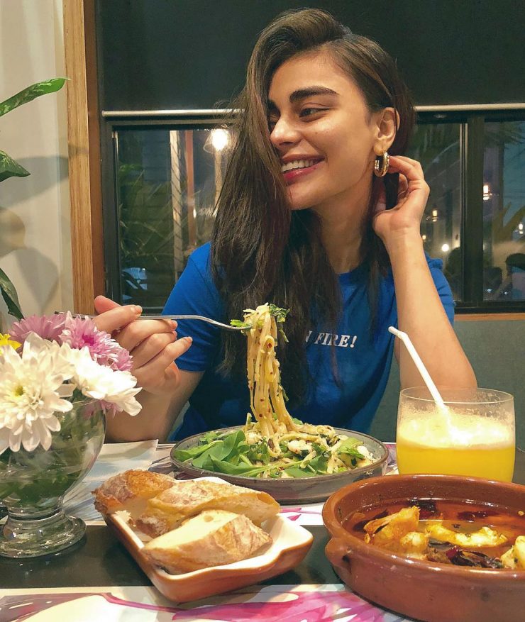 Sadaf Sabzwari is a Big Fan of Chinese and Coffee | Reviewit.pk