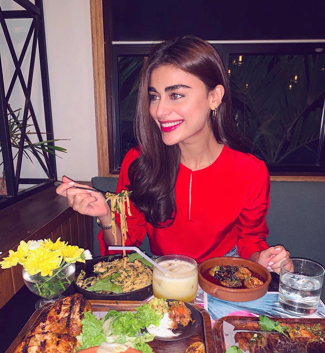 Sadaf Sabzwari is a Big Fan of Chinese and Coffee | Reviewit.pk