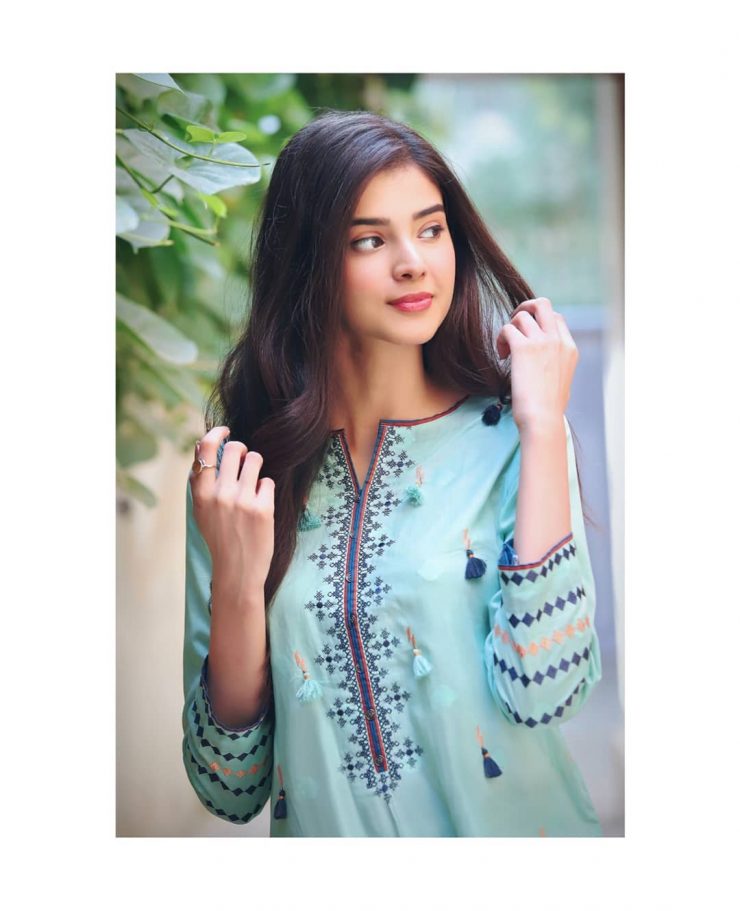Glorious Pictures of Zainab Shabbir - Must See | Reviewit.pk