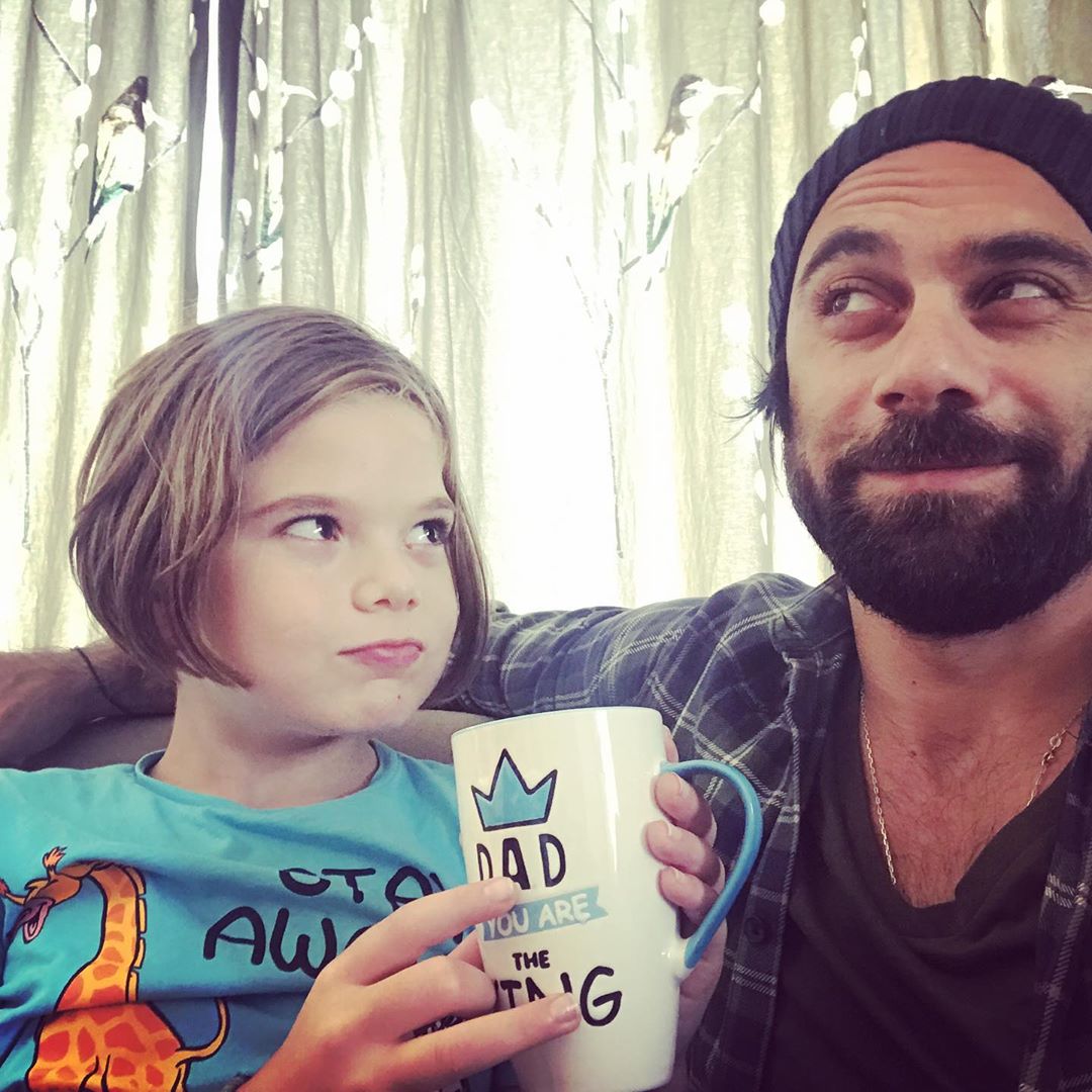 Adorable Pictures Of Cavit Cetin With His Son | Reviewit.pk
