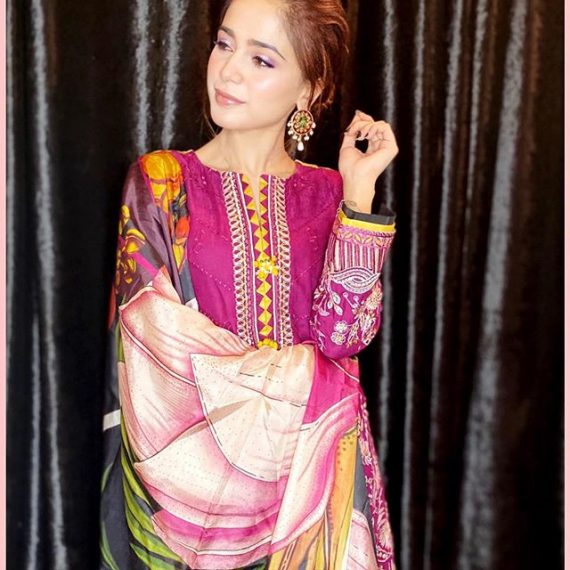 Aima Baig Talks About Biggest Loss Of Her Life | Reviewit.pk