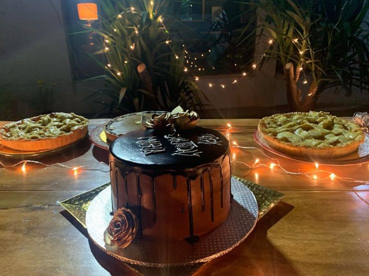 Anchor Maria Memon Celebrated 37th Birthday With Husband | Reviewit.pk