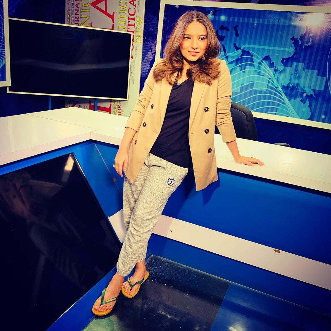 Anchor Maria Memon Celebrated 37th Birthday With Husband | Reviewit.pk