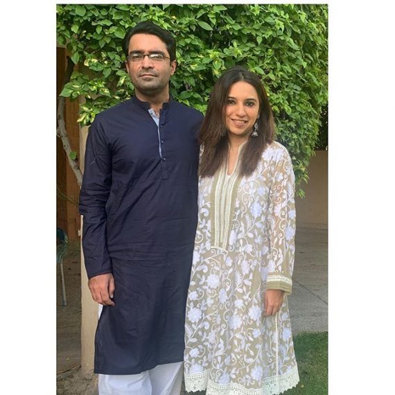 Anchor Maria Memon Celebrated 37th Birthday With Husband | Reviewit.pk