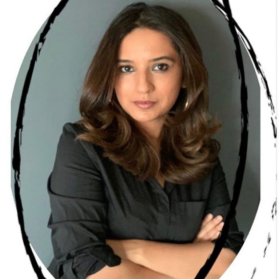 Anchor Maria Memon Celebrated 37th Birthday With Husband | Reviewit.pk