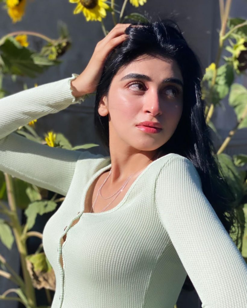 Actress Anmol Baloch Latest Beautiful Clicks | Reviewit.pk