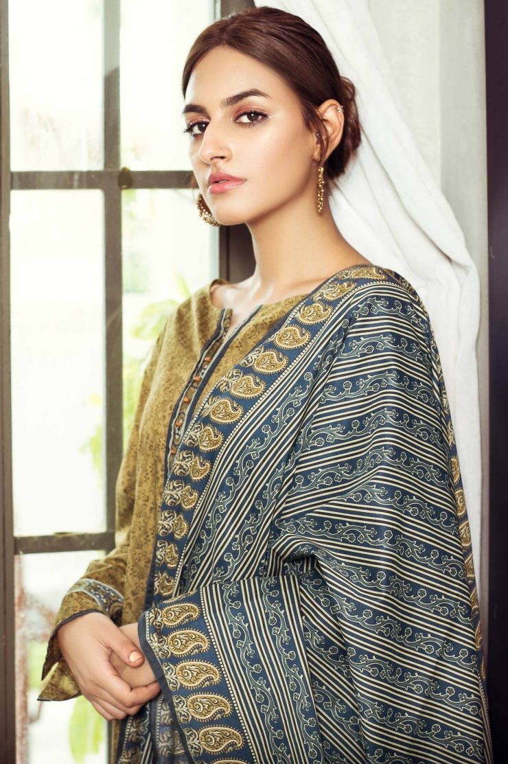 Anzela Abbasi Latest Photoshoot For Zeen Clothing | Reviewit.pk