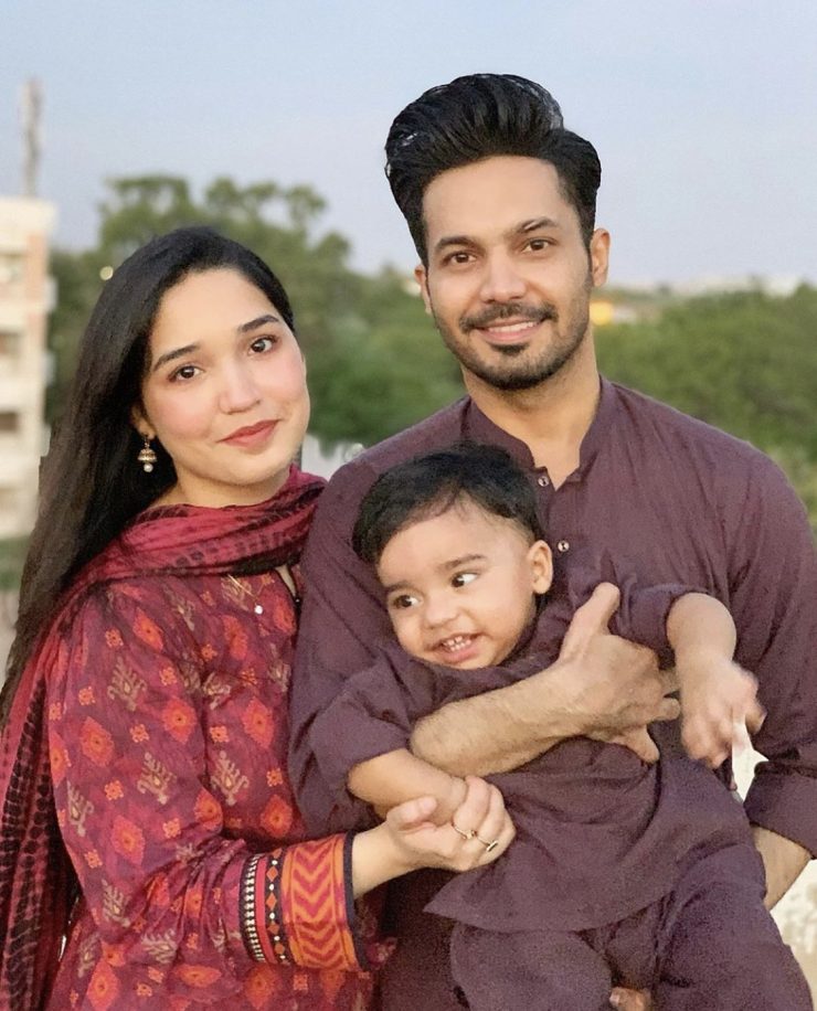Latest Family Pictures Of Ayaz Samoo | Reviewit.pk