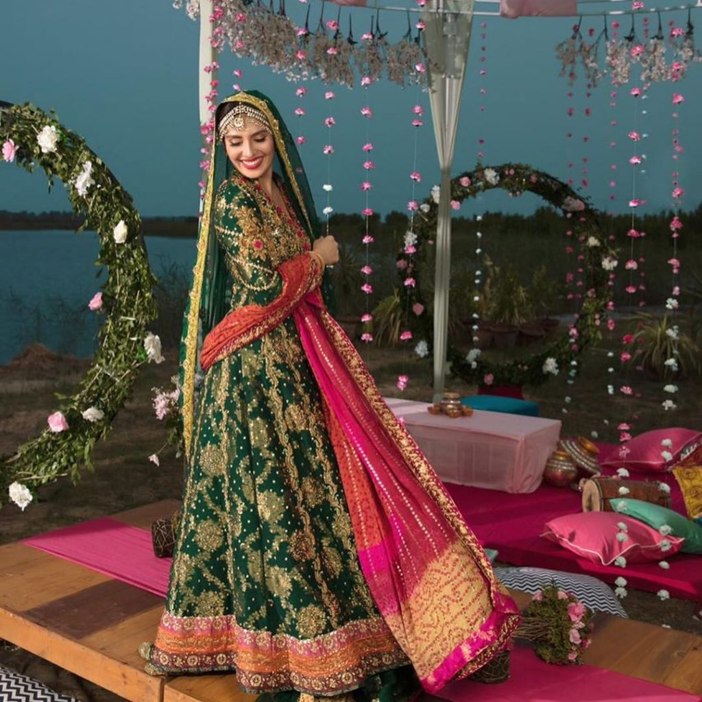 Ayeza Khan Looking Gorgeous in Beautiful Mehndi Dresses by Ansab ...