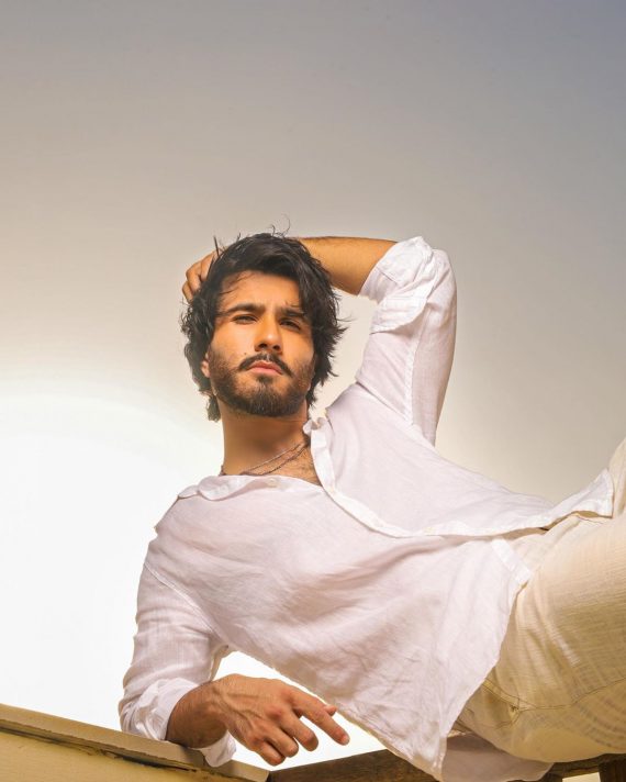 Are Feroze Khan And Alizey Parting Their Ways | Reviewit.pk