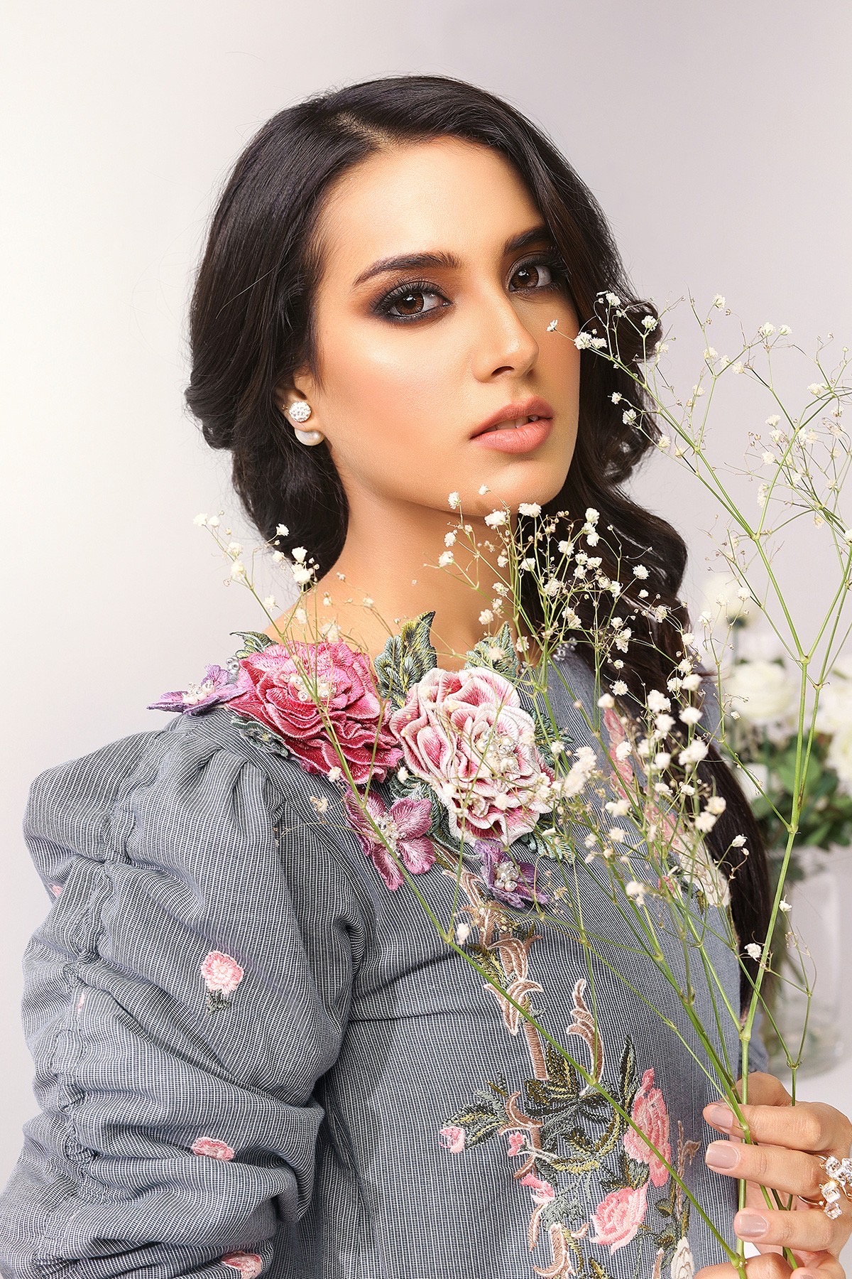 Latest Photoshoot Of Iqra Aziz For Alkaram Studio | Reviewit.pk