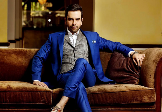 Junaid Khan Celebrates His Sons first Birthday Along With His Tenth ...