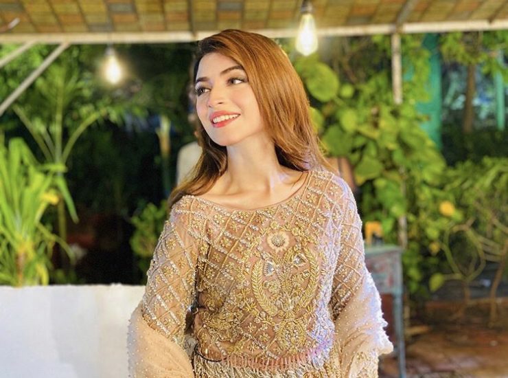 Kinza Hashmi Latest Pictures From Instagram | Reviewit.pk