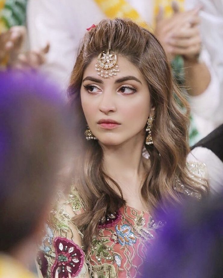 Kinza Hashmi Latest Pictures From Instagram | Reviewit.pk