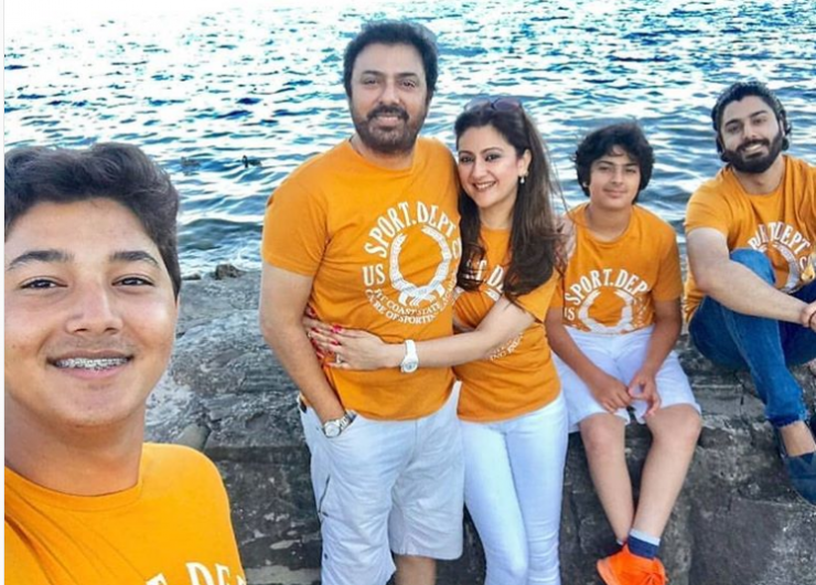 Beautiful Pictures of Noman Ijaz with his Wife Rabia Noman | Reviewit.pk