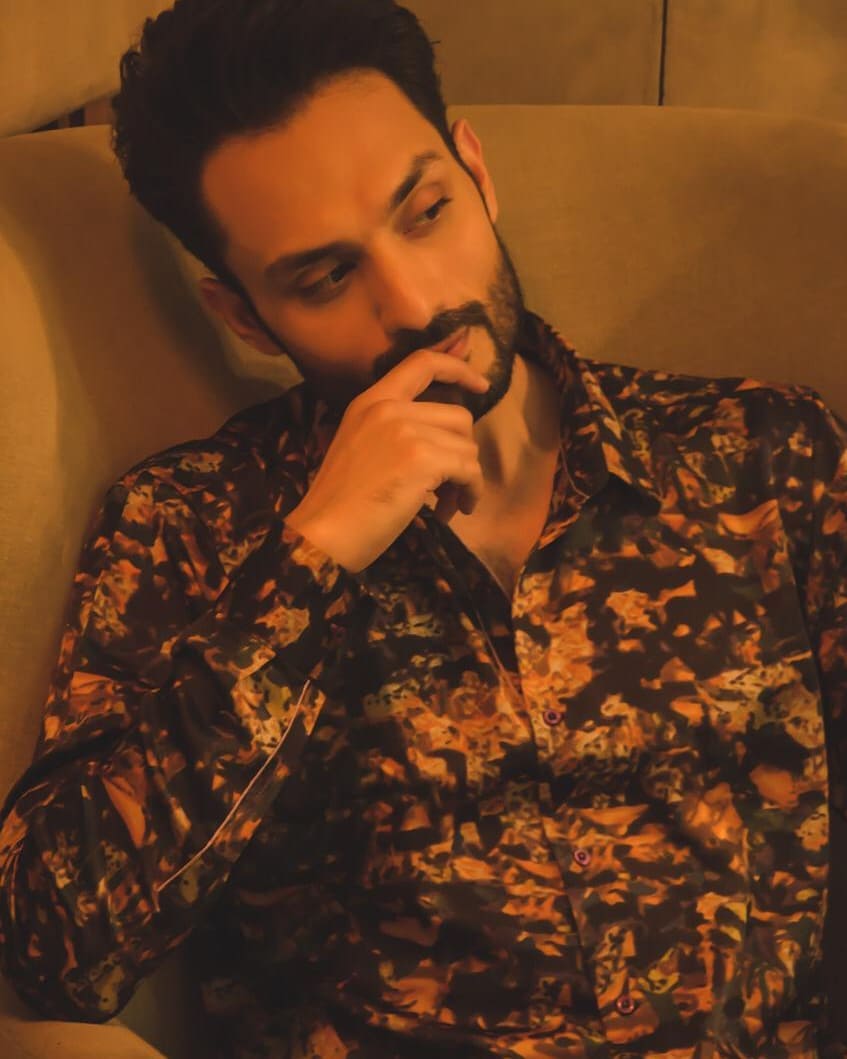 Osama Tahir Talks About Pressure On Male Actors To Look Good | Reviewit.pk