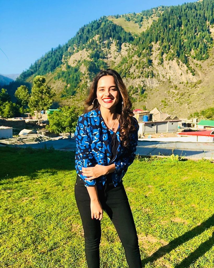 Rabya Kulsoom Beautiful Clicks from Her Trip to Hunza Valley | Reviewit.pk