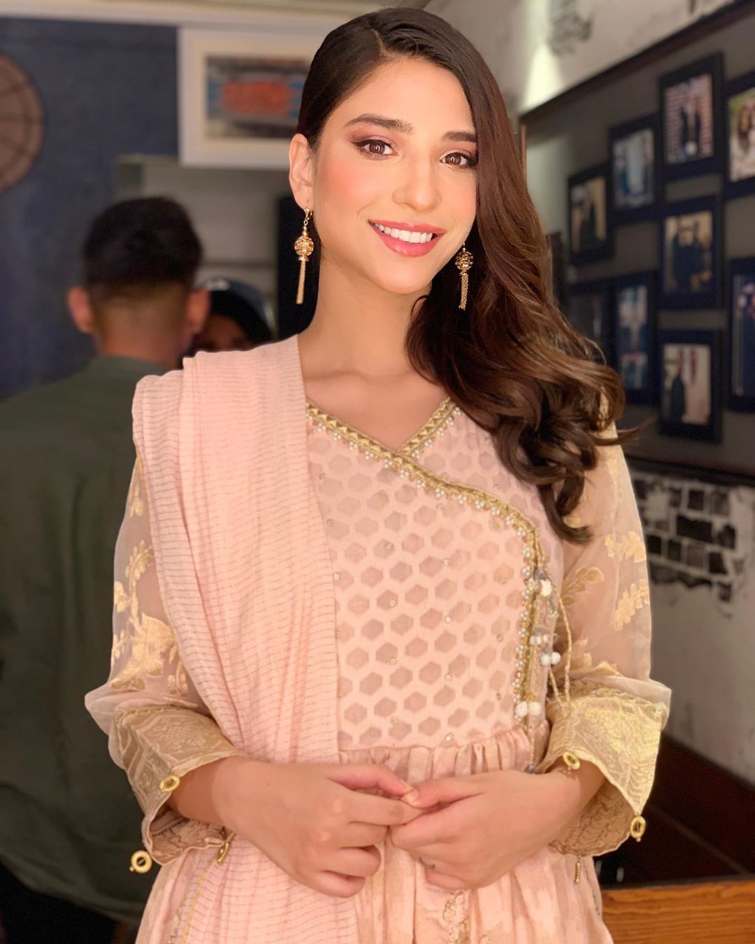 Ramsha Khan Expressed Desire To Work With Her Favorite Actor | Reviewit.pk