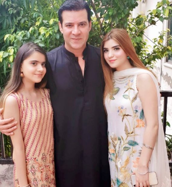 Rea Moammar Rana Latest Shoot for Tena Durrani | Reviewit.pk