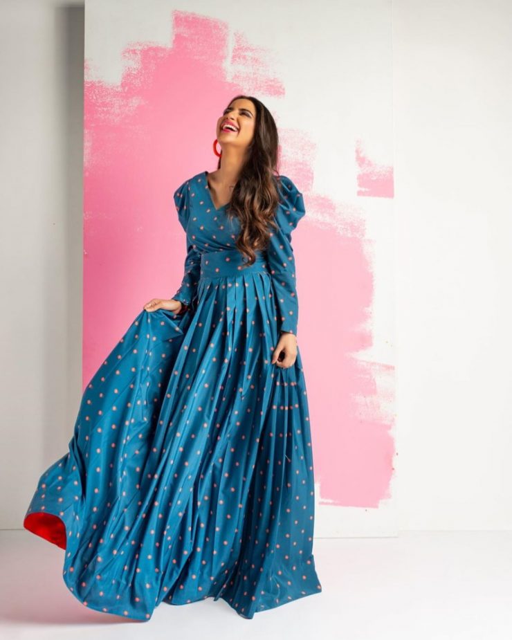 Saboor Aly Collaborated With Lulusar For Latest Versatile Outfits ...