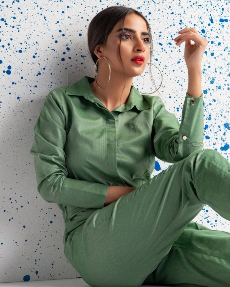 Saboor Aly Collaborated With Lulusar For Latest Versatile Outfits ...