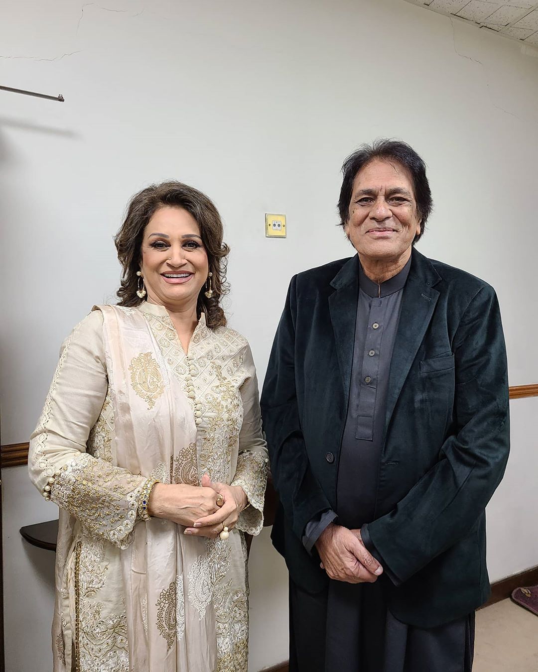 Delightful Pictures of Bushra Bashir with Her Celebrity Friends ...