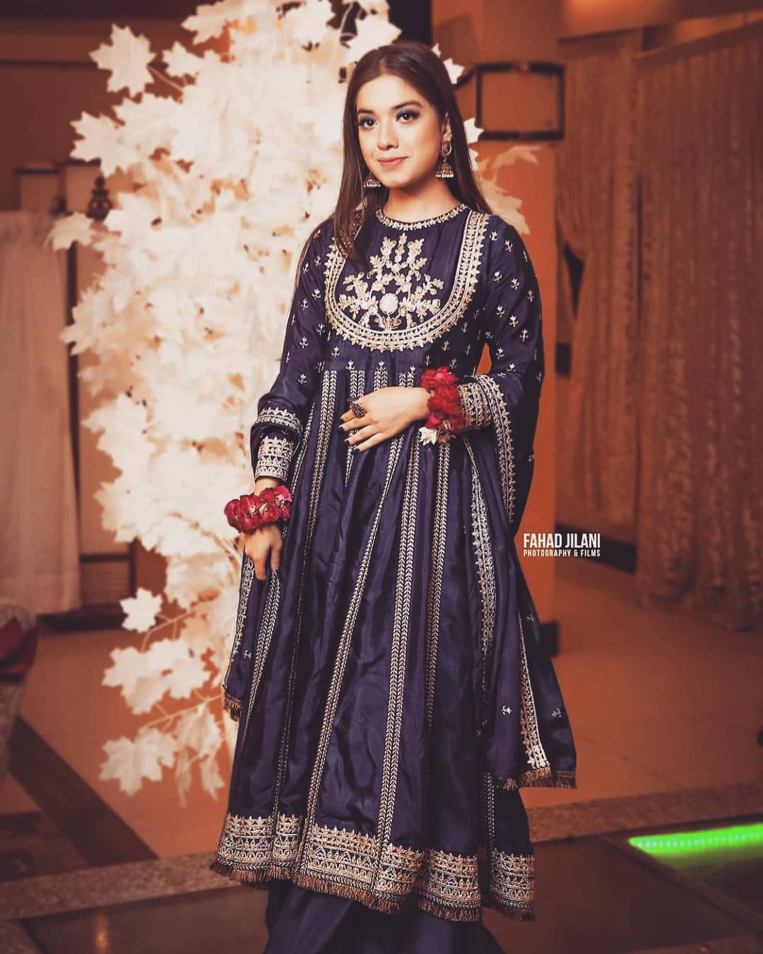 Arisha Razi Glams Up As A Bride In Her Latest Shoot | Reviewit.pk