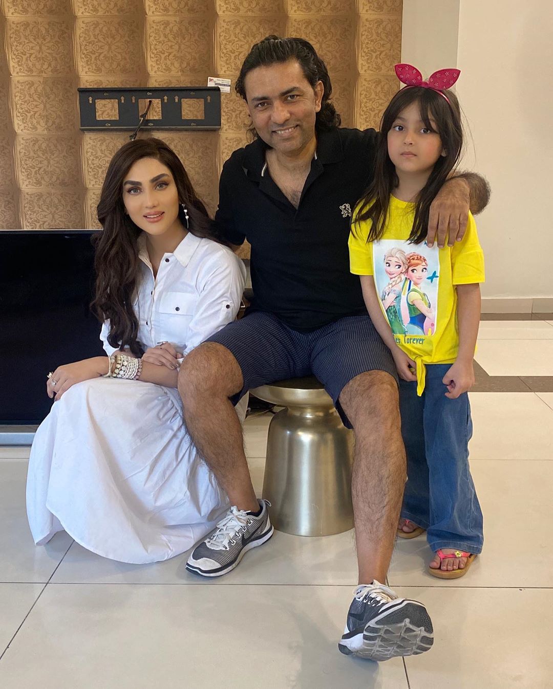 Fiza Ali Meets Sajjad Ali And His Family | Reviewit.pk