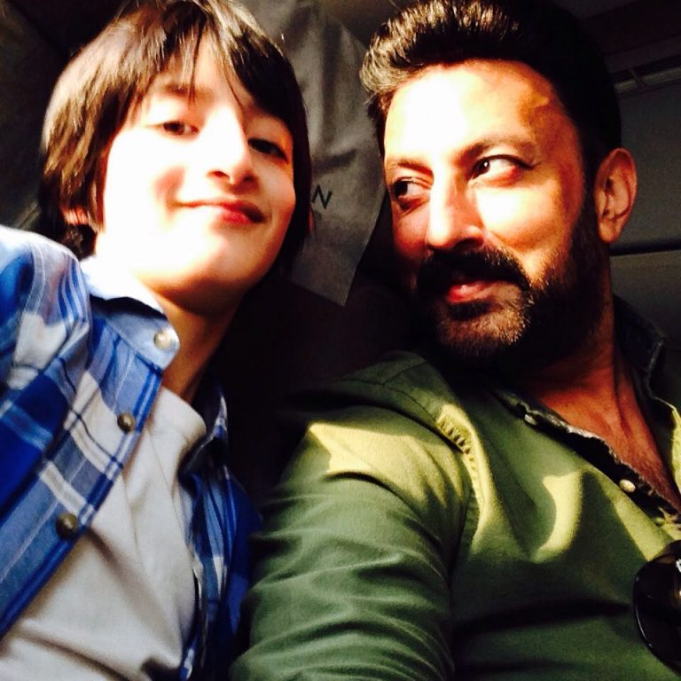 Babar Ali Shares Some Adorable Pictures With His Family | Reviewit.pk