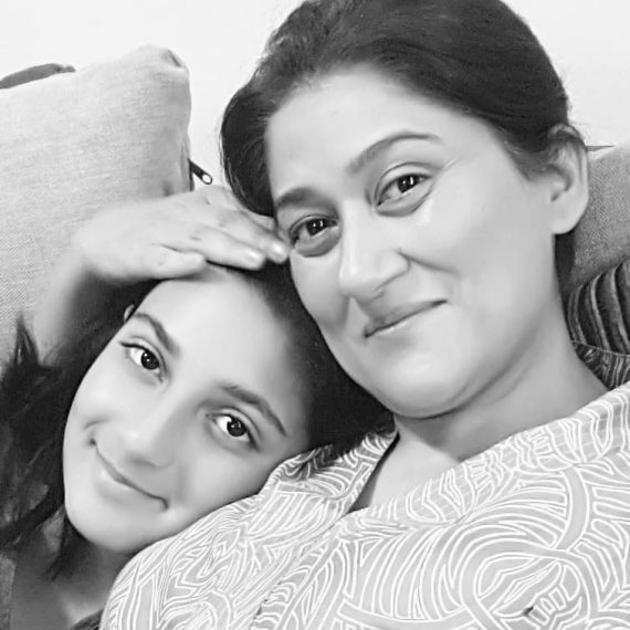 Adorable Pictures of the Famous Irsa Ghazal | Reviewit.pk