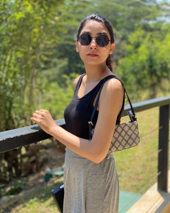 Alia Khan The Vocalist Of Pyaar Kay Sadkay Having Vacations In Sri ...