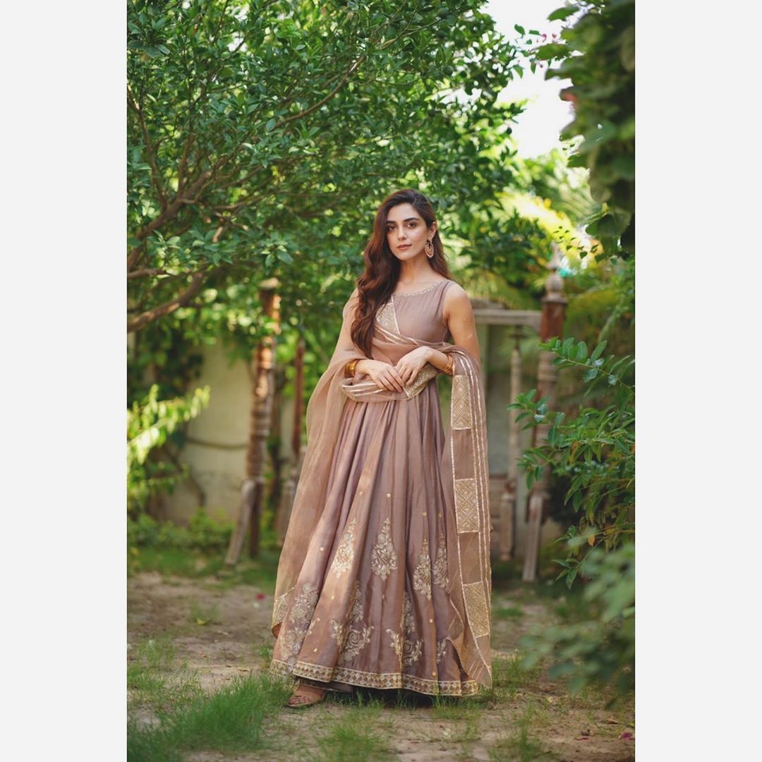 Best Festive Outfits of Maya Ali That Are Must to Check | Reviewit.pk