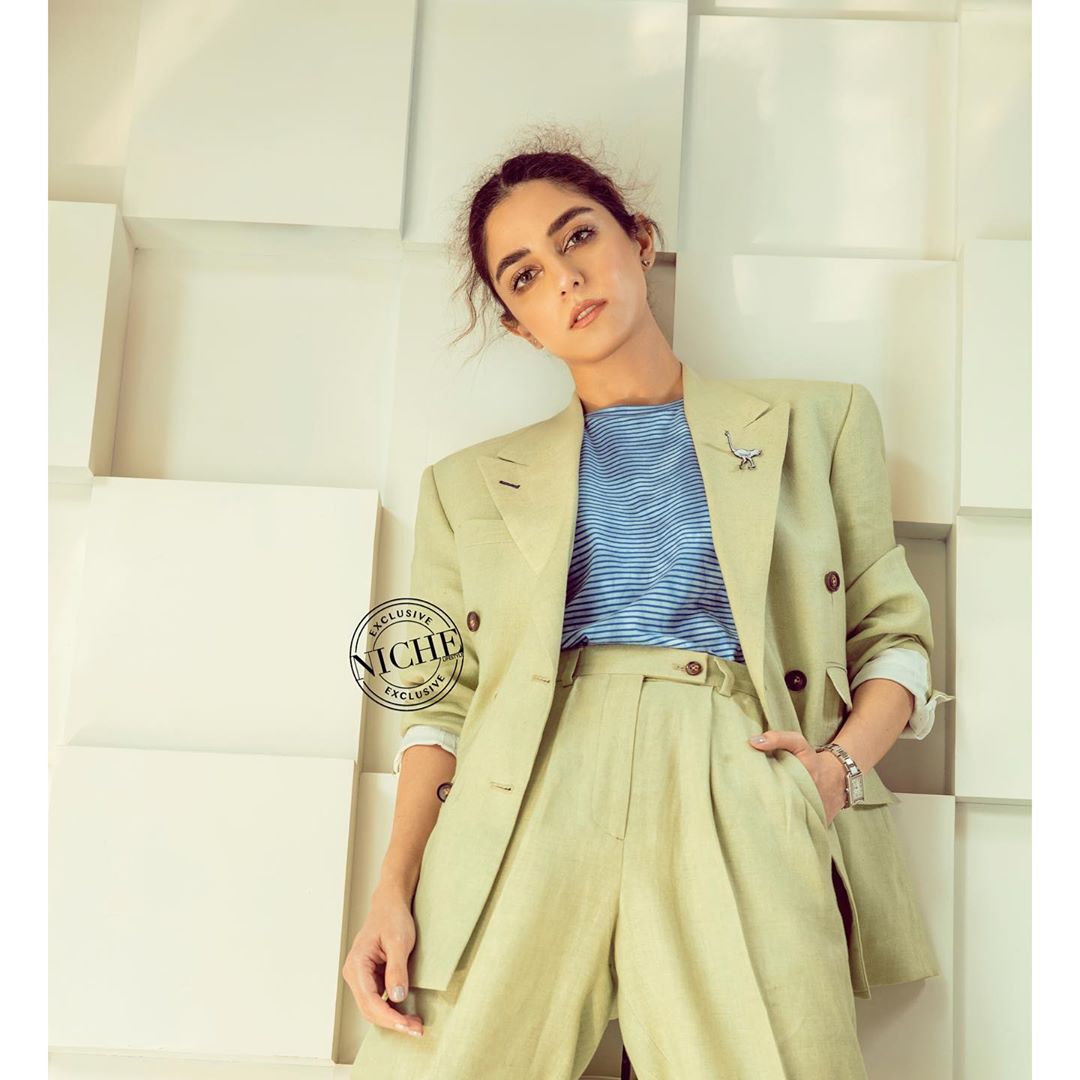 Maya Ali Under The Spot Light For Niche Lifestyle Magazine | Reviewit.pk