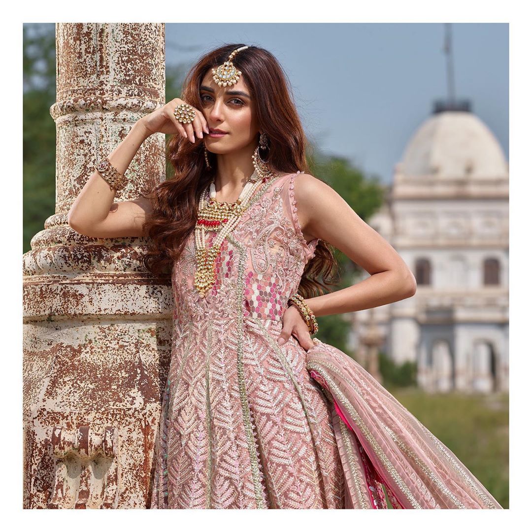 Best Festive Outfits of Maya Ali That Are Must to Check | Reviewit.pk