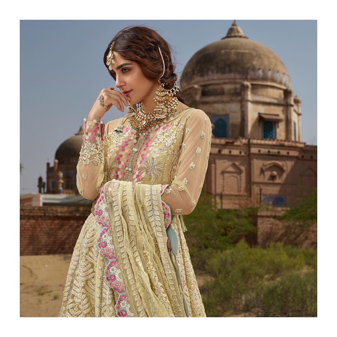 Best Festive Outfits of Maya Ali That Are Must to Check | Reviewit.pk