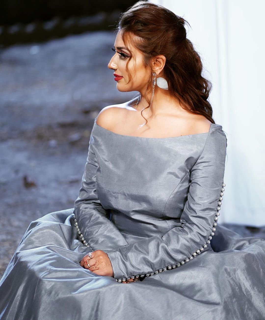 Who Is Jannat Mirza And Why Is She Moving To Japan? | Reviewit.pk