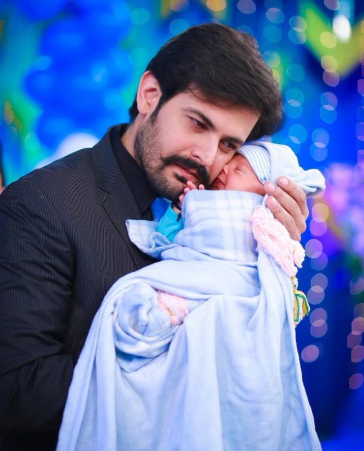 Unseen Family Photos of Lollywood Actor Babrak Shah | Reviewit.pk