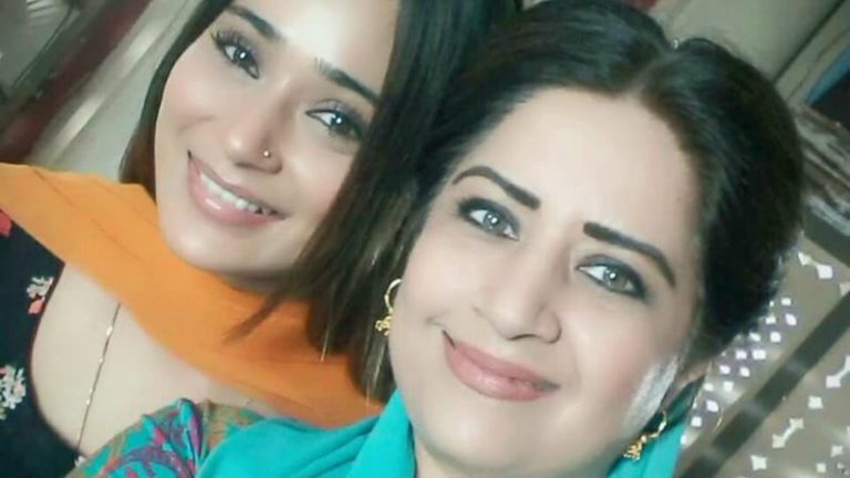 20 Latest Pictures Of The Veteran Actor Atiqa Odho | Reviewit.pk