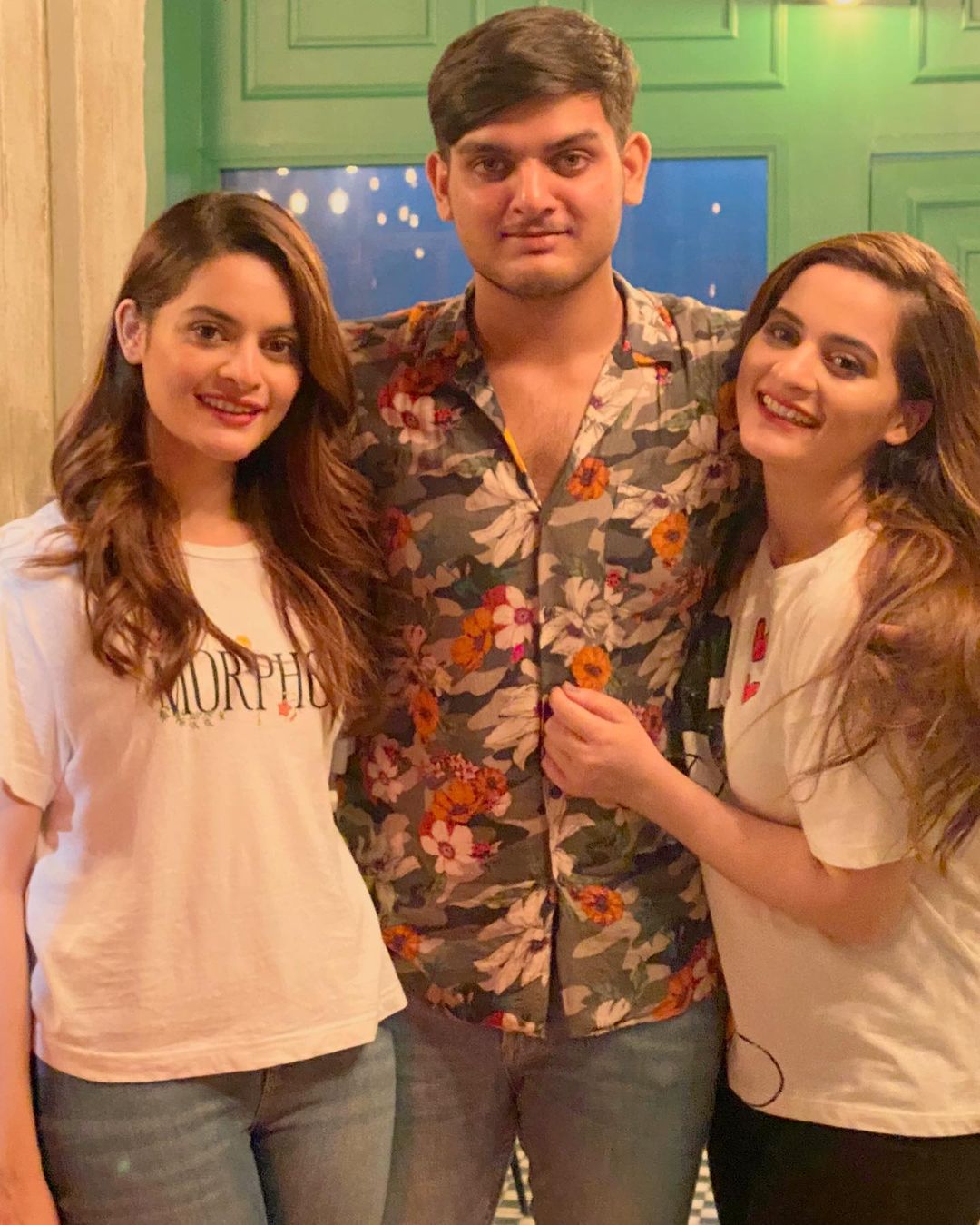 30 Latest Pictures Of Minal Khan In Western Wear | Reviewit.pk