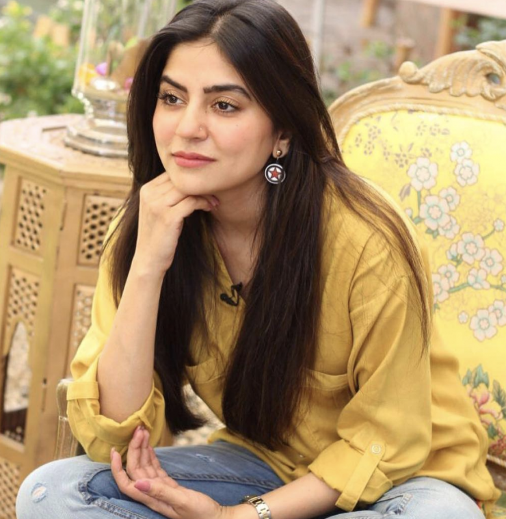 30 Beautiful Pictures Of Sanam Baloch | Reviewit.pk