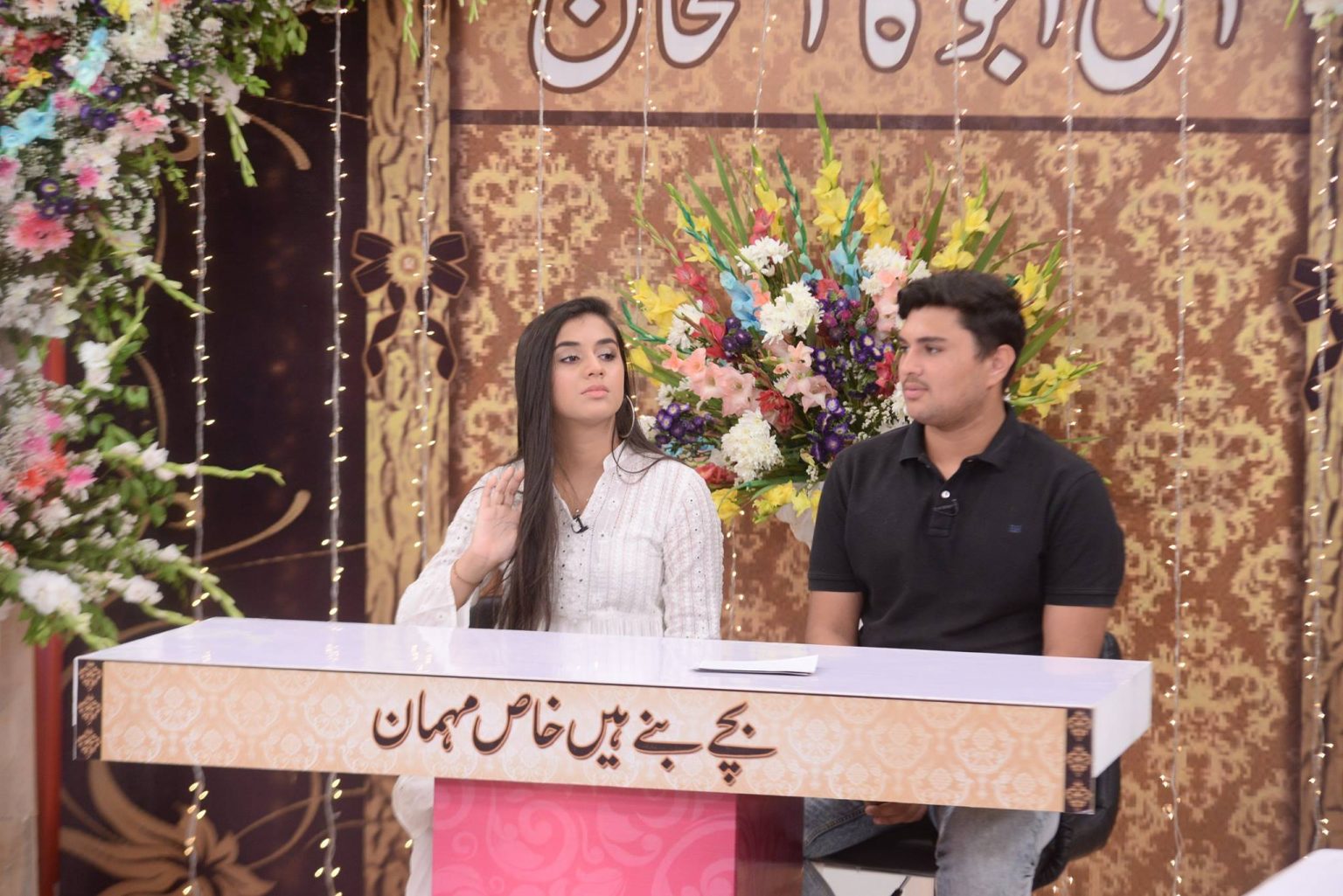 Latest Pictures Of Actor Shabbir Jan With His Beautiful Family ...