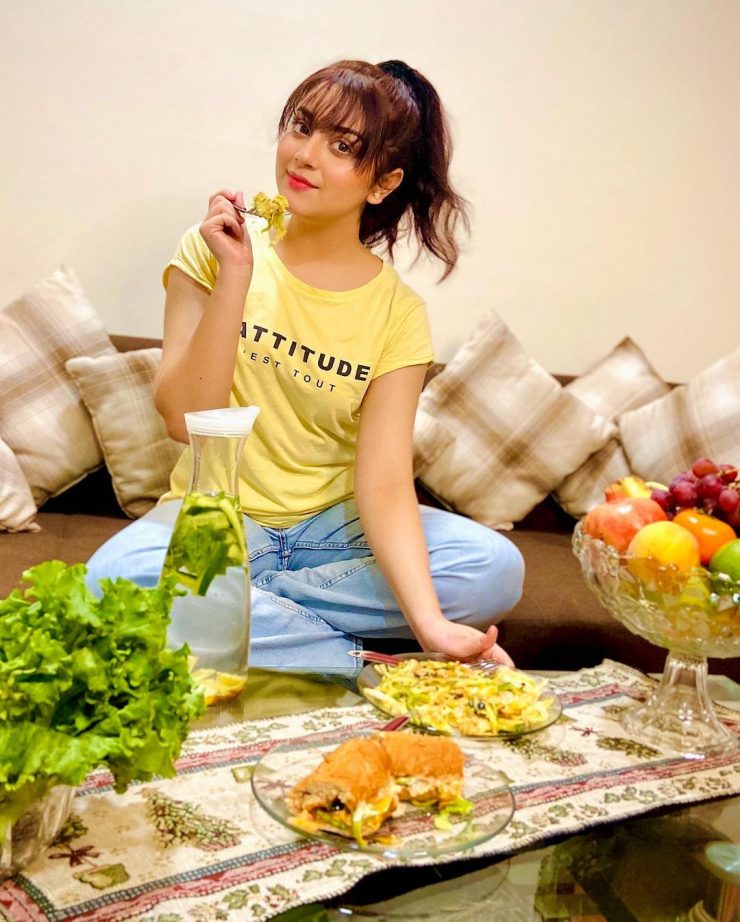 Alizeh Shah Latest Beautiful Clicks from her Instagram | Reviewit.pk